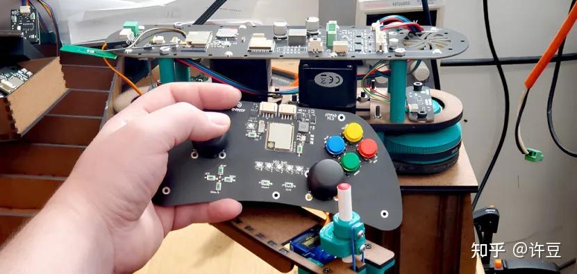 Github上好玩嵌入式项目——开源、模块化、高度可定制的机器人Tobor - 知乎