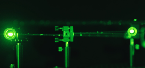 怎么样把405nm、光斑直径为2.5mm的激光器的光斑大小缩小到1.5mm及以下？ - 知乎