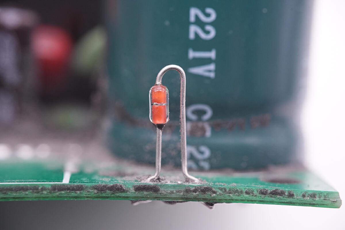 拆解报告：yadea雅迪144W铅酸蓄电池充电器 - 知乎