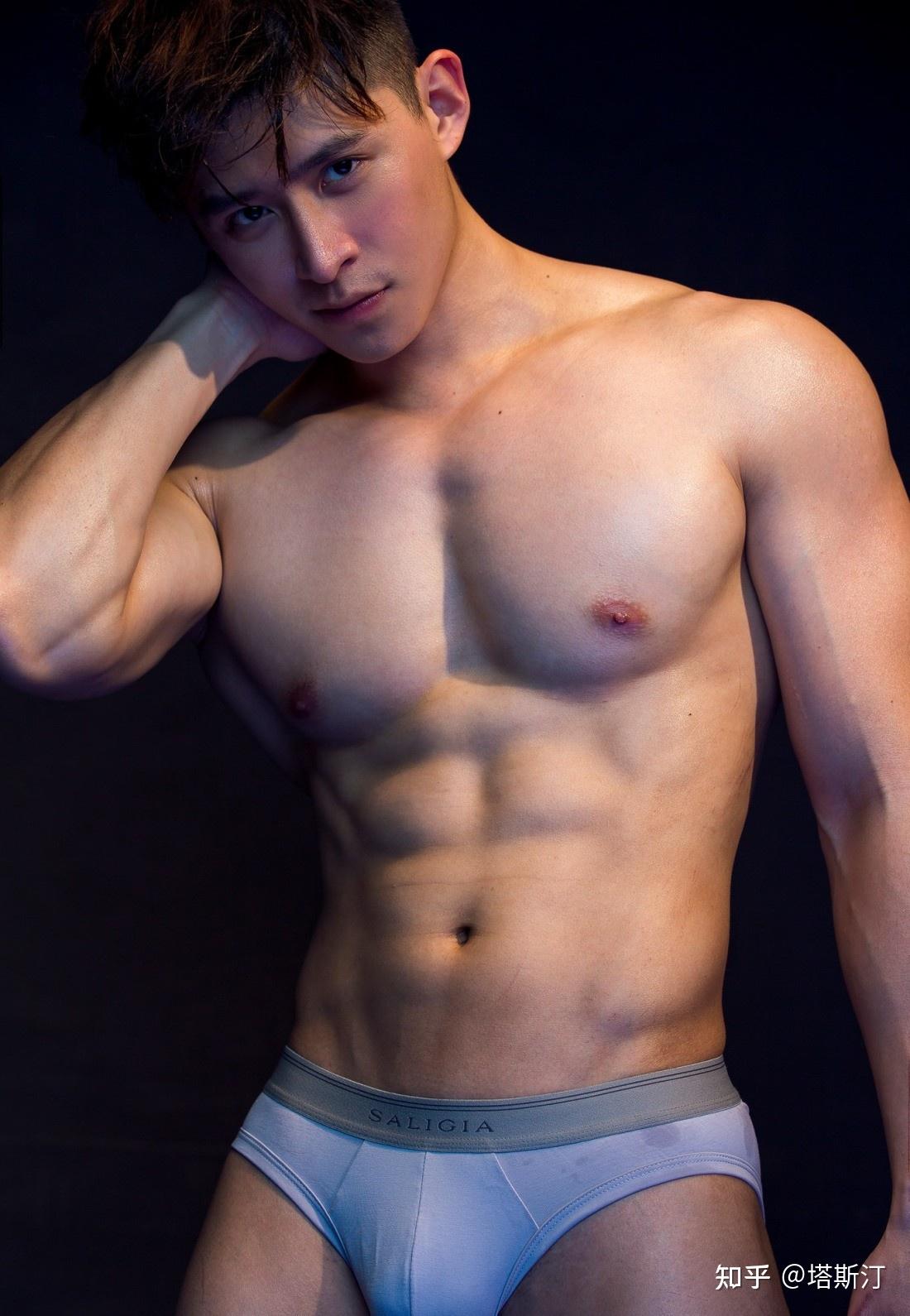 179cm裸肌男模，G圈天菜！ - 知乎
