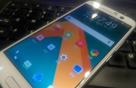 HTC新旗舰白色真机现身！Sense 8.0运行界面齐亮相 - 知乎