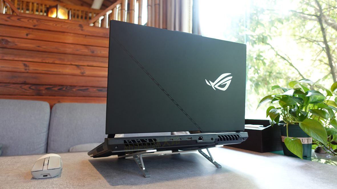 首发独占的ROG魔霸7 Plus超能版带着X3D来了 - 知乎