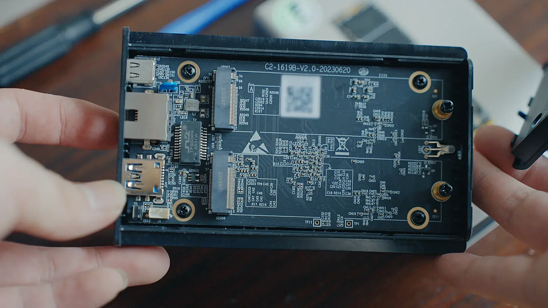 可以揣进口袋的双盘位NAS-云存宝C2网络移动硬盘测评分享 - 知乎