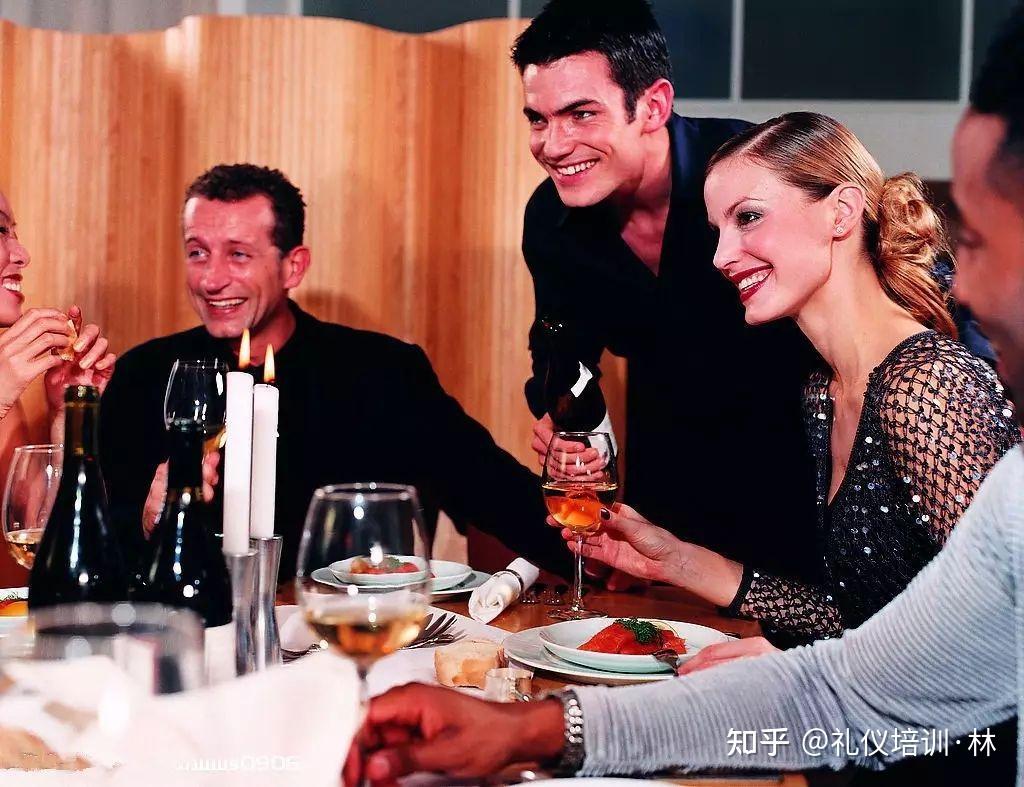 礼仪 | 成功的商务宴请需要注意的10个细节 - 知乎