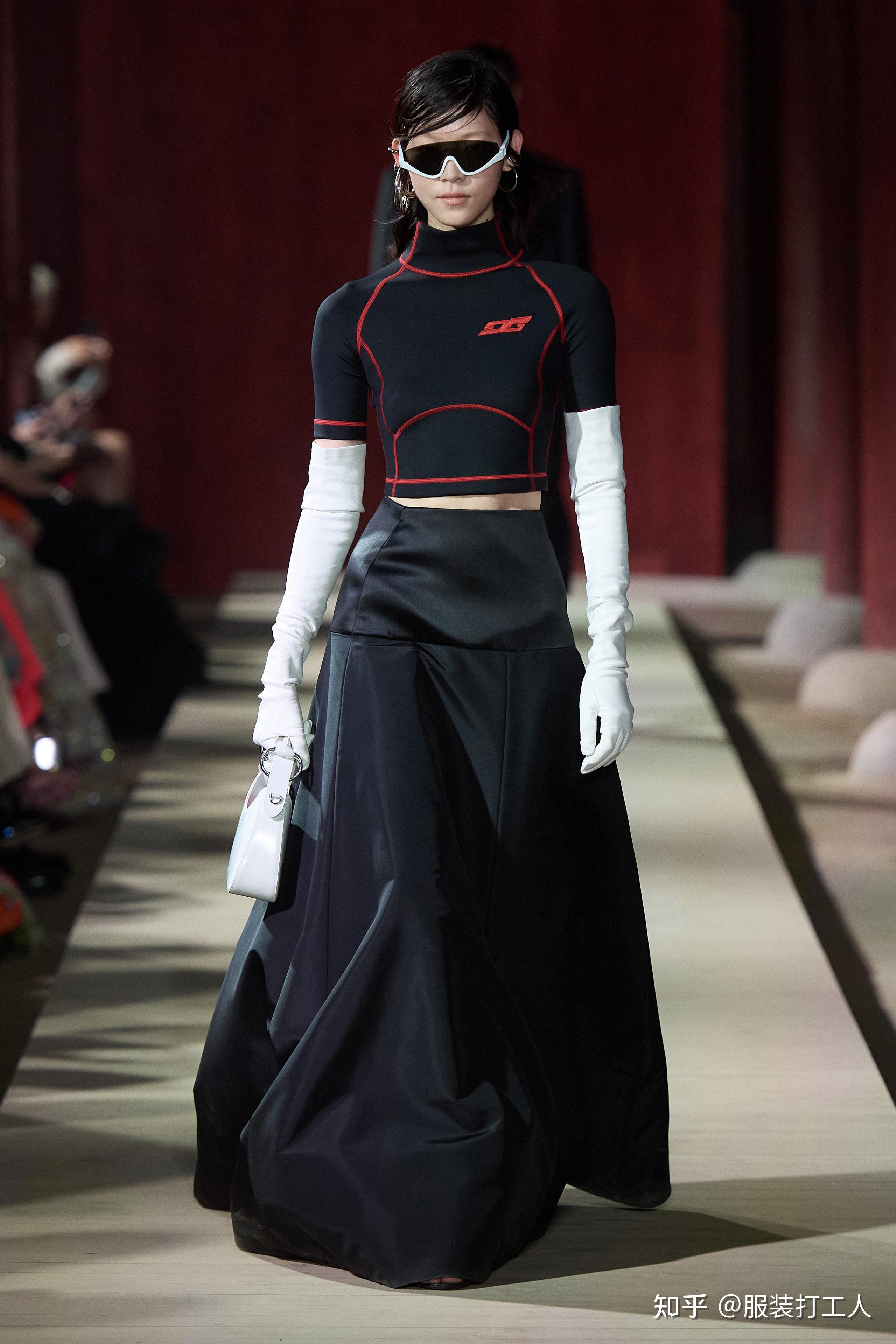 秀场直击：GUCCI 24早春女装首尔大秀 - 知乎