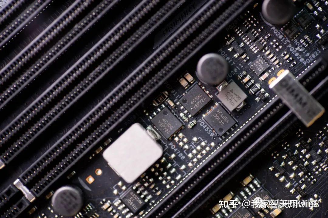【八测】这不是主板，这已经是奢侈品了。华硕ROG MAXIMUS Z690 EXTREME评测 - 知乎