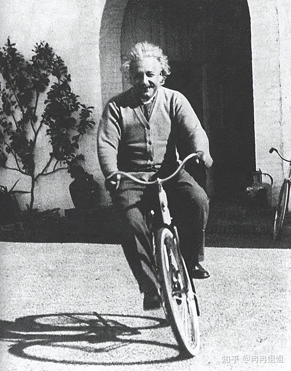 属于爱因斯坦的宇宙 - 知乎