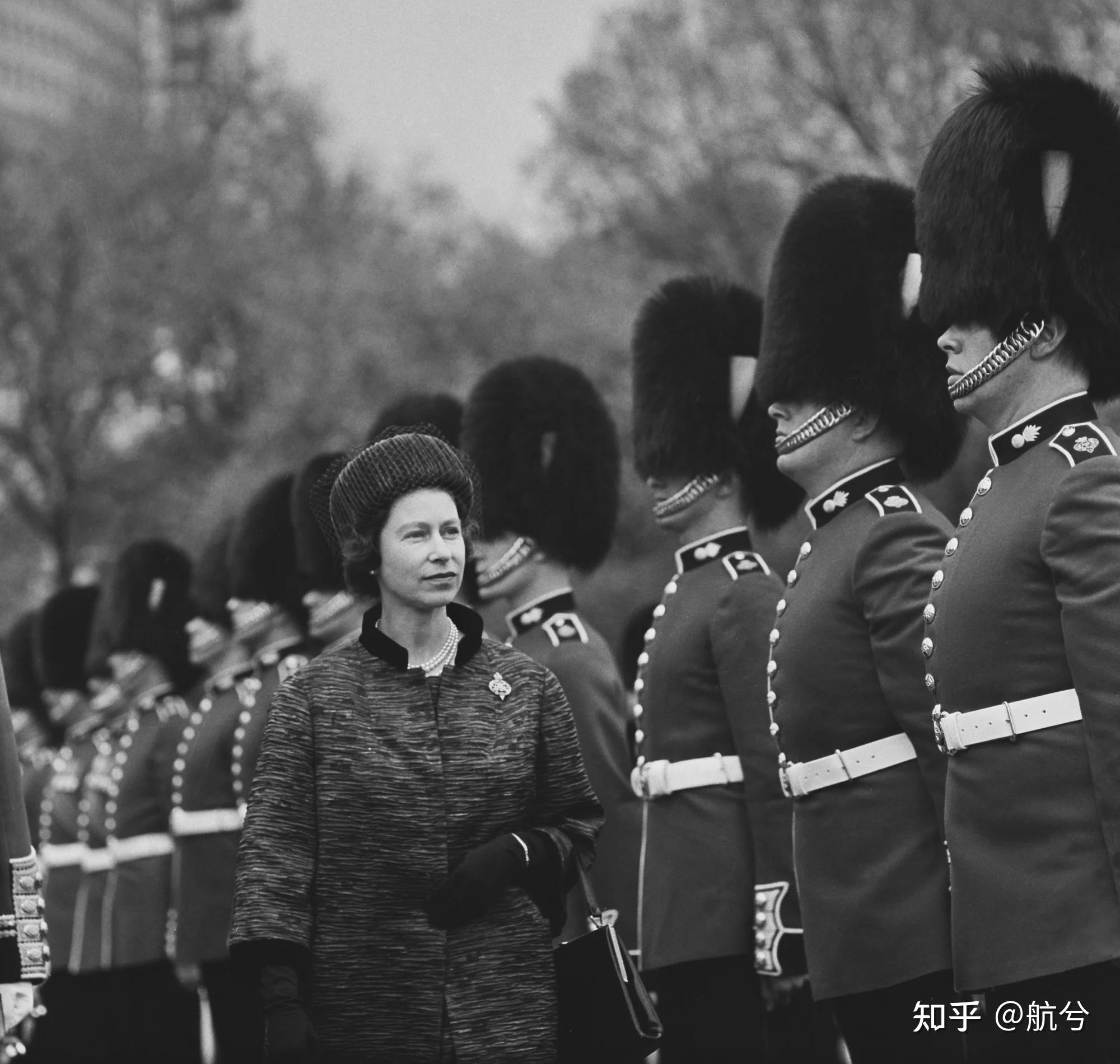 这34张高清照片讲述了英国伊丽莎白二世女王的一生(按时间先后) 知乎