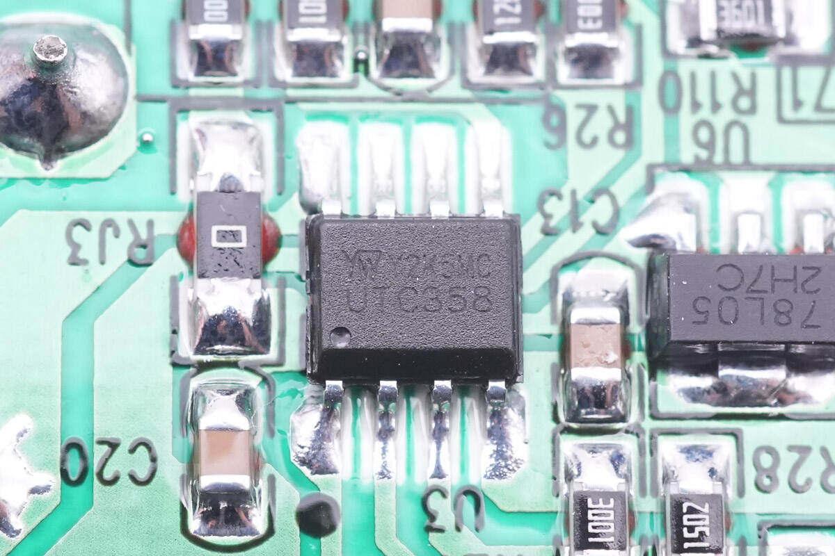 拆解报告：新日109W智能锂电专用充电器DZL481201 - 知乎