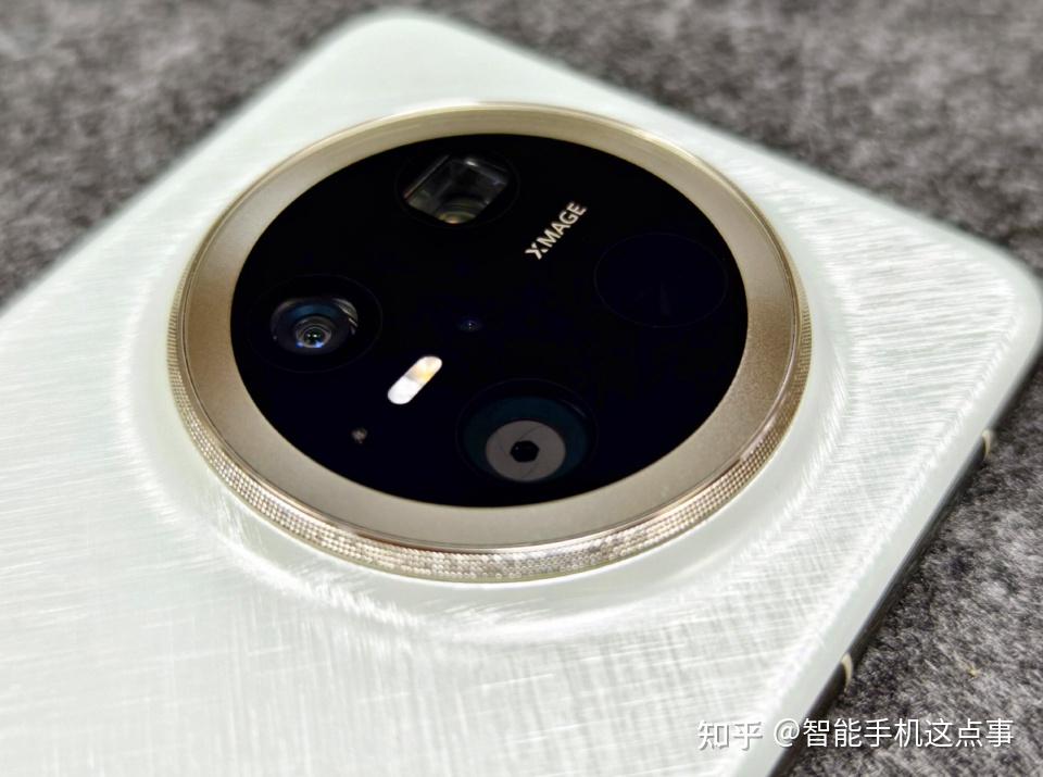 华为Mate80系列再次被确认：屏下3D结构光来袭！网友：强的飞起 - 知乎