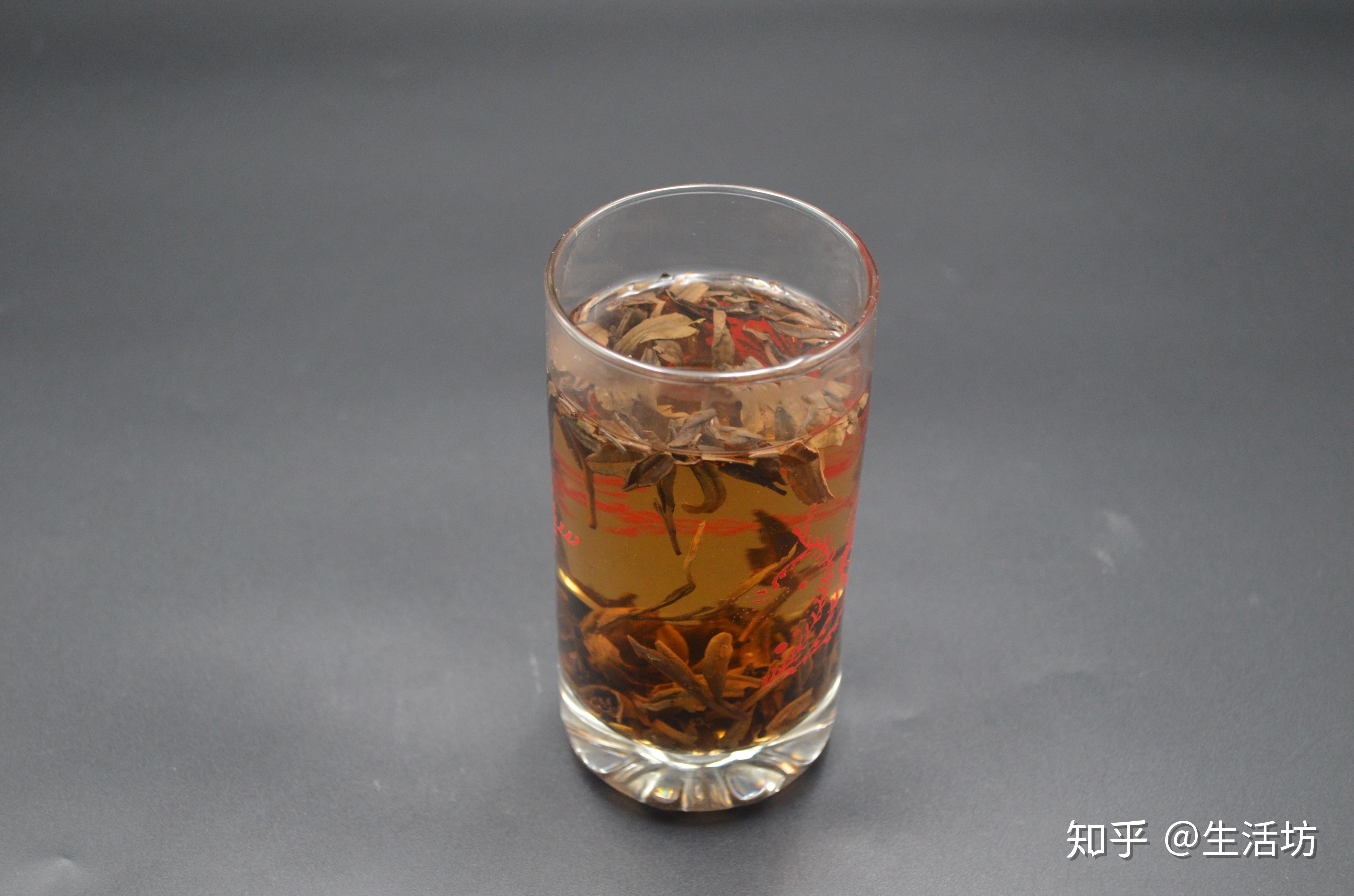 喝不完的隔夜茶不要倒,放在家里特别实用,一年能省几百元,实用 知乎
