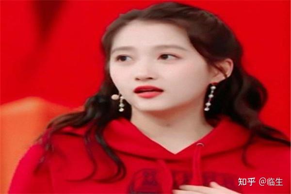 感受一下京圈格格关晓彤的一路开挂! 知乎
