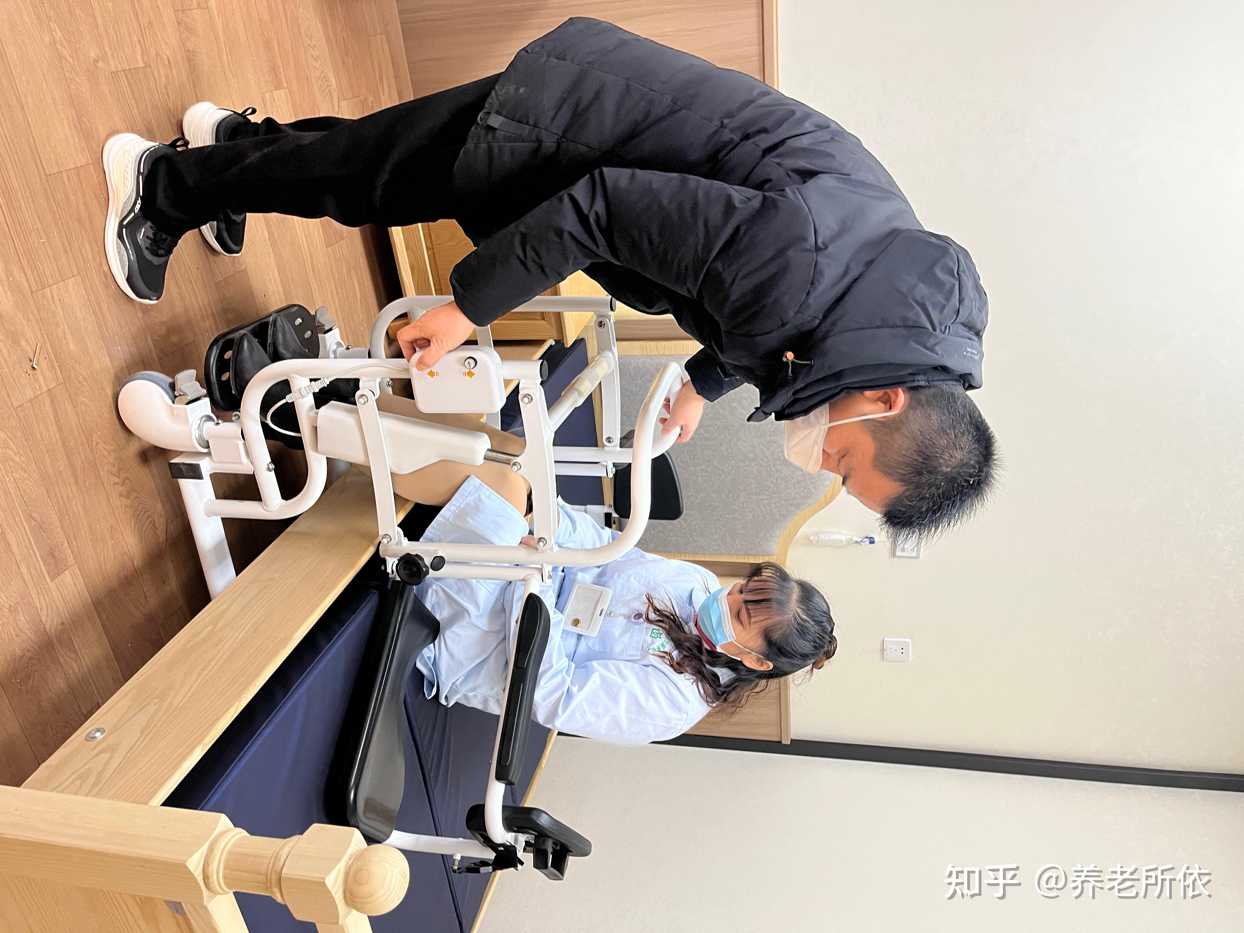 如何用多功能移动瘫痪老人下床？轻松又快捷。 - 知乎