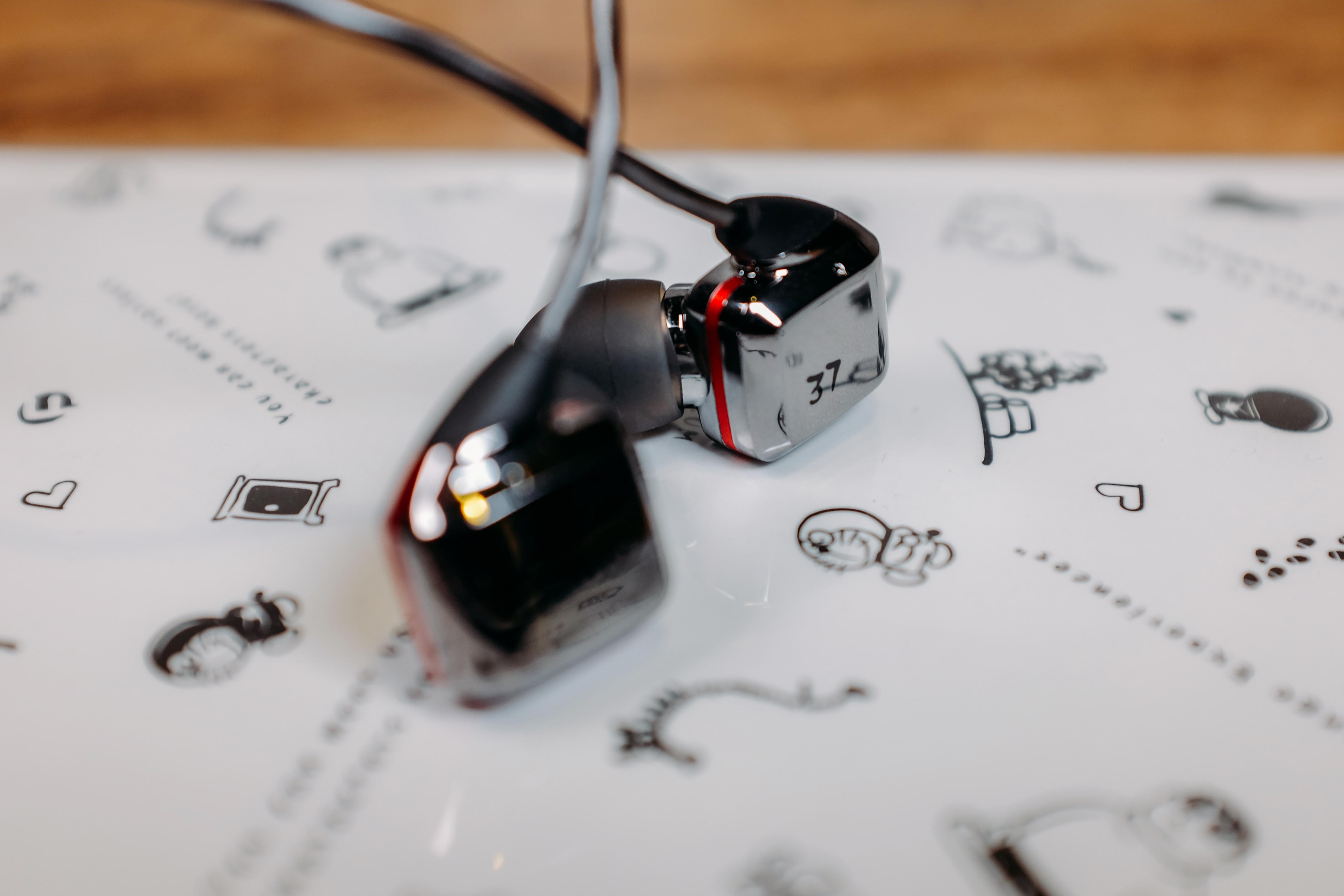 重生——VSONIC GR07 37周年版耳机测评 音质篇 - 知乎