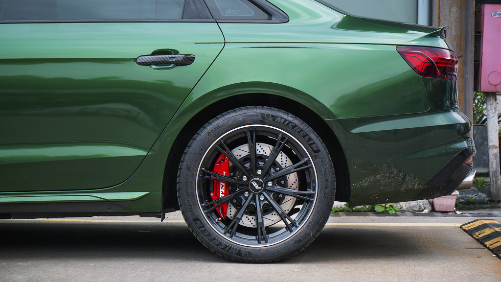 【案例鉴赏】奥迪A4L改装TEI Racing刹车套件前P40NS后P4-Explore - 知乎