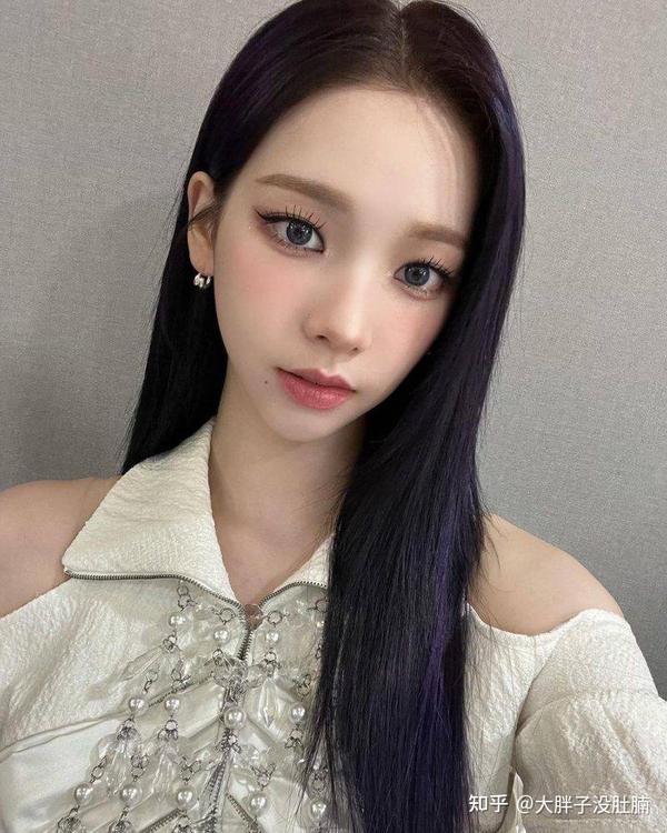 Aespa Karina身材是好是坏？3个「人间AI」私下修饰颈形穿搭 - 知乎