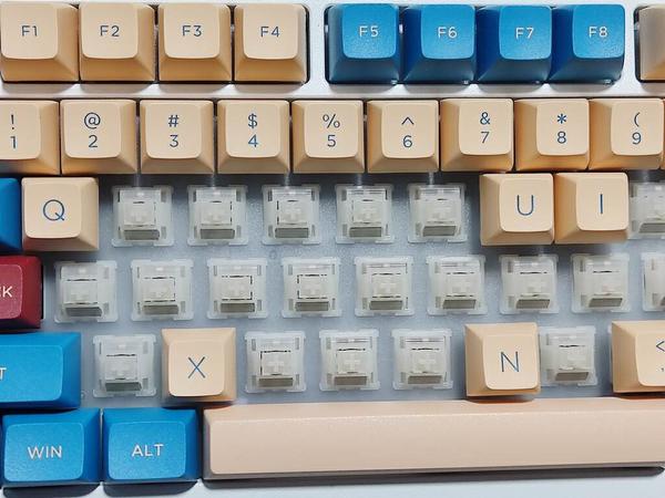 出道既“巅峰”首款全POK材质线性轴——IQUNIX璞玉轴上手体验