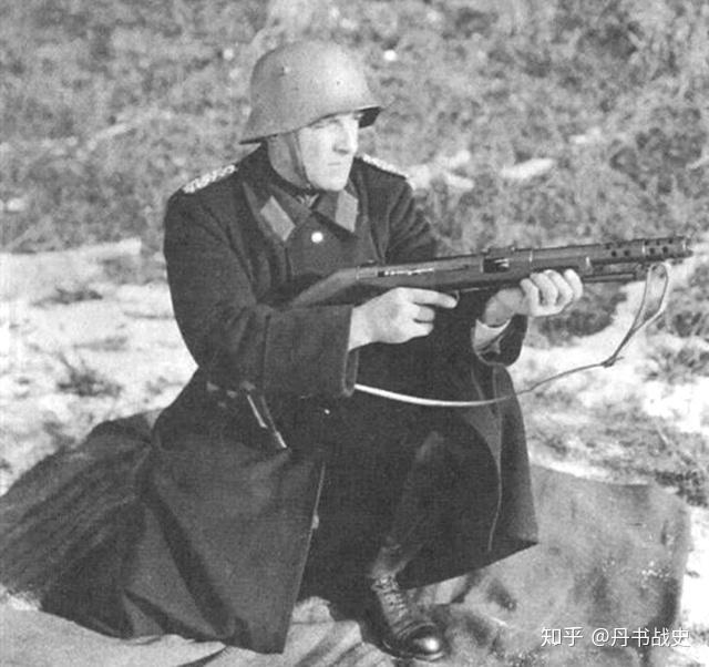 捷克ZK-383冲锋，能打800米，都可以当轻机枪使用了 - 知乎