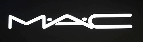 MAC这个专业彩妆的模范品牌，有什么口碑超高的明星产品值得买？| 女神进化论 - 知乎