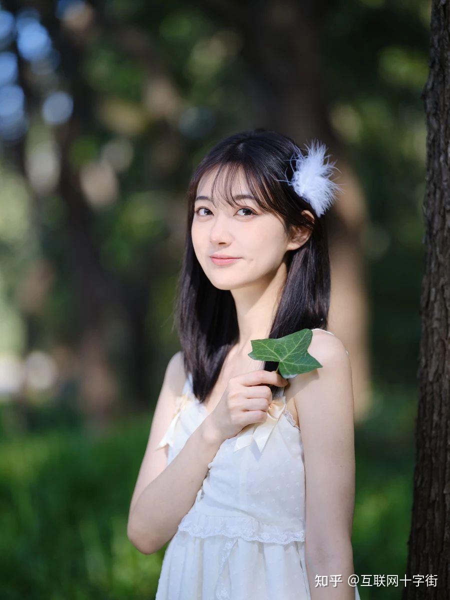 清纯美丽的森林美女 知乎