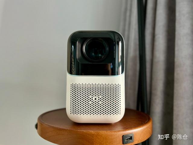小明Q2 Pro智能投影和极米NEW Z6X，哪个才是最合适的选择？不妨听我道来！ - 知乎