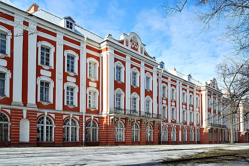 圣彼得堡国立大学主建筑——Двенадцать Коллегий（十二学院） - 知乎