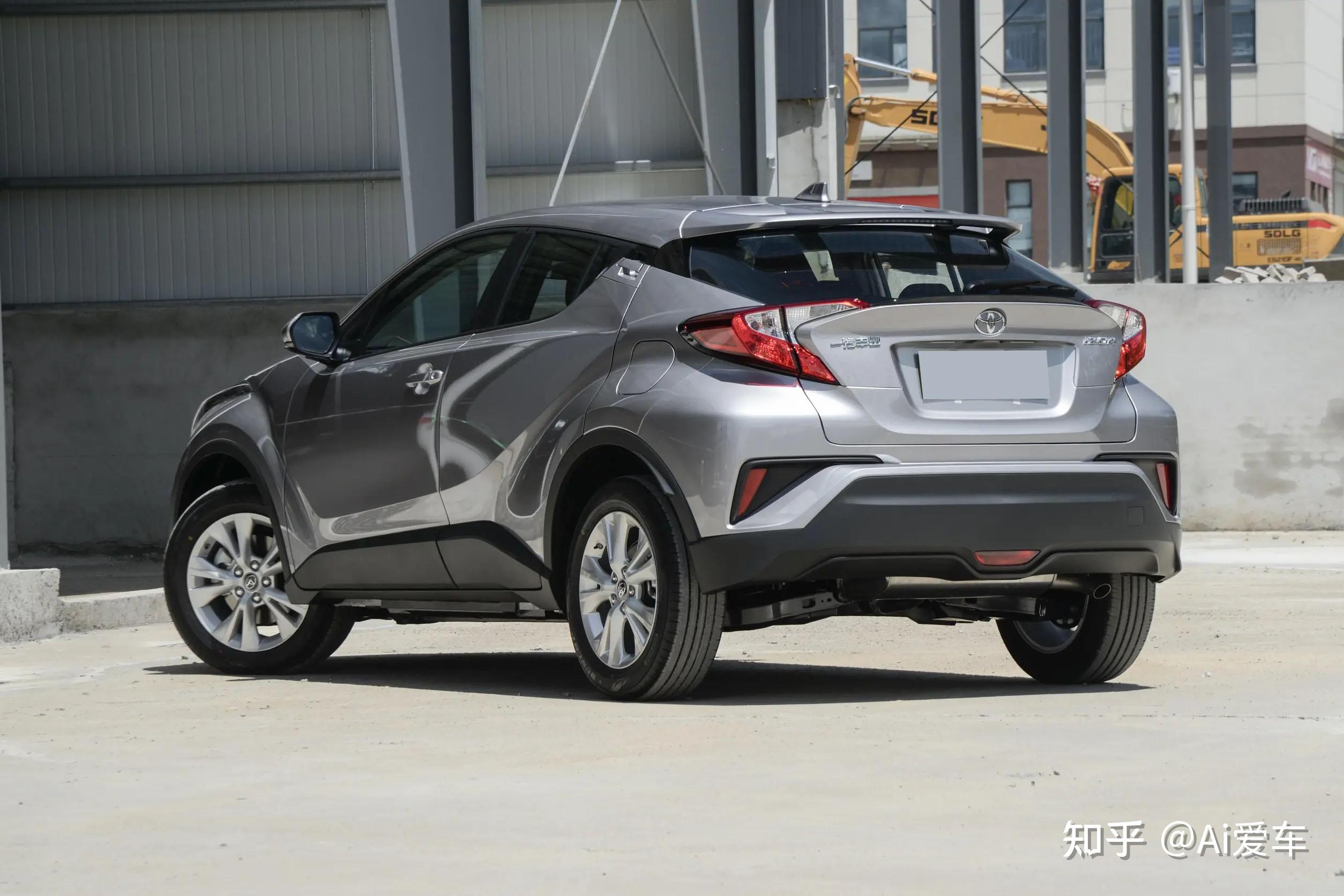 油耗6L不到，丰田入门家用小SUV，开着省心价格小贵，奕泽IZOA - 知乎