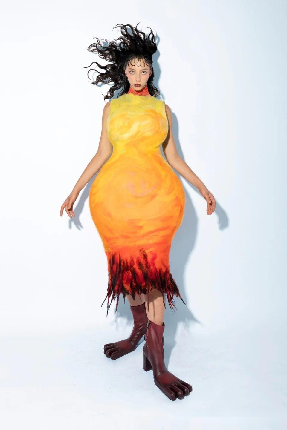 焕新后的AVAVAV，以怪物般的四指鞋踏入未来。 - 知乎