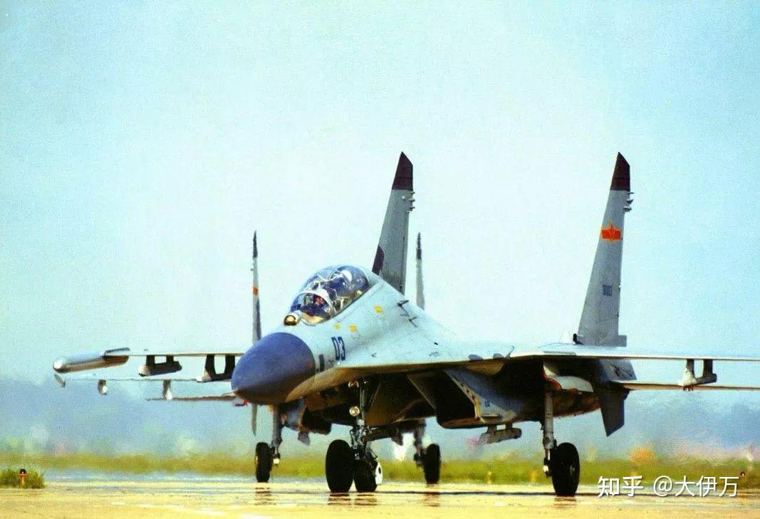 老将苏-27UBK被军迷强势围观！90年代进口苏-27如何改变中国空军？ - 知乎
