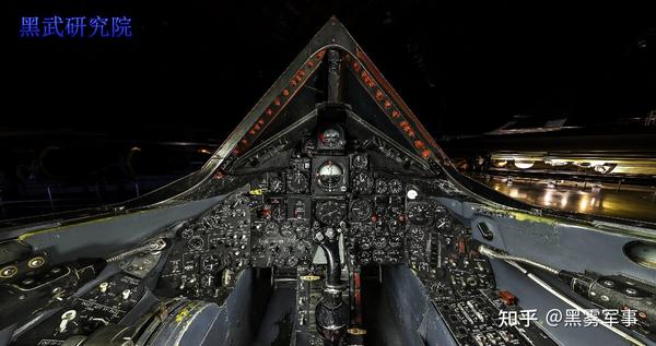 SR-71黑鸟高空侦察机：我觉得是最具美感的侦察机 - 知乎