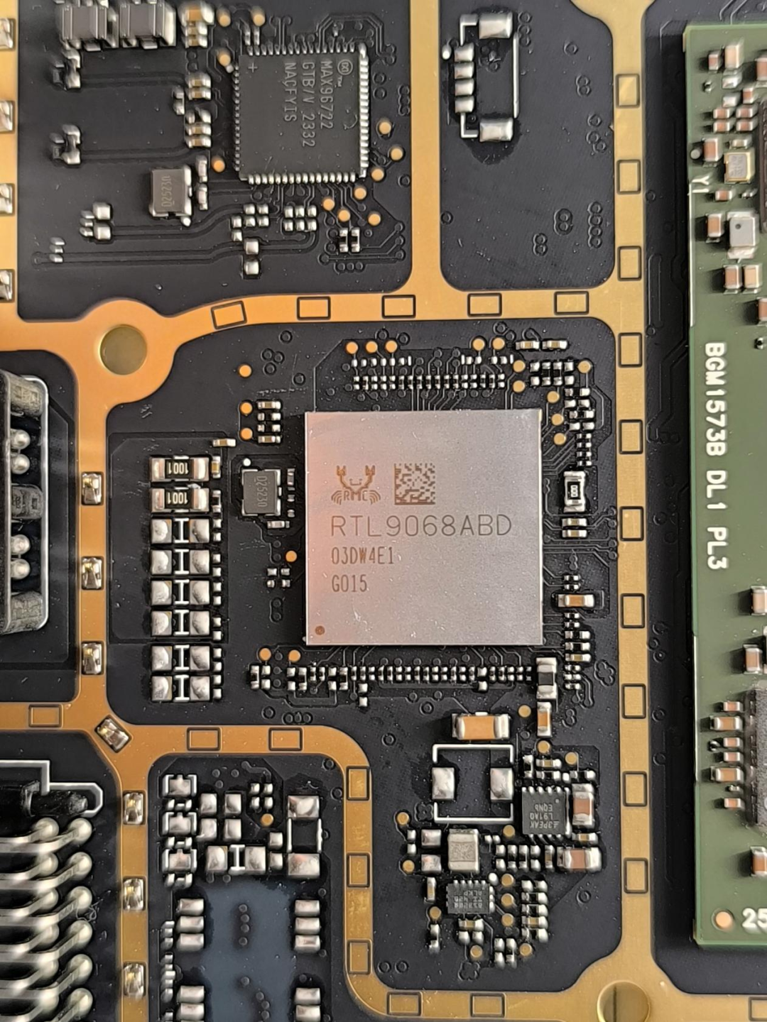 高通SA8650自动驾驶域控制器拆解分析 - 知乎