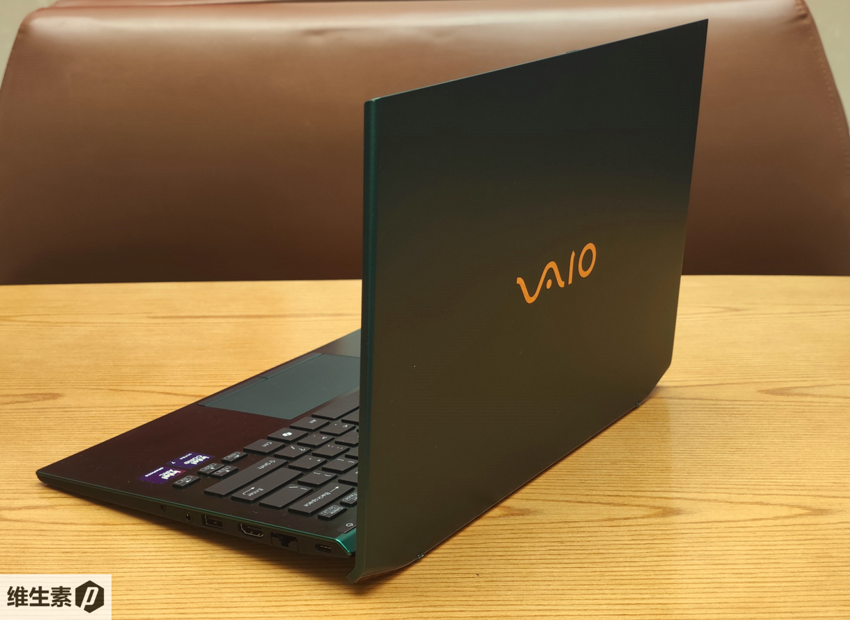 【维P测评】VAIO SX14-R 信仰拉满 翠色绿影的轻奢旗舰 重拾索尼旧风月 VAIO 时许梦中游