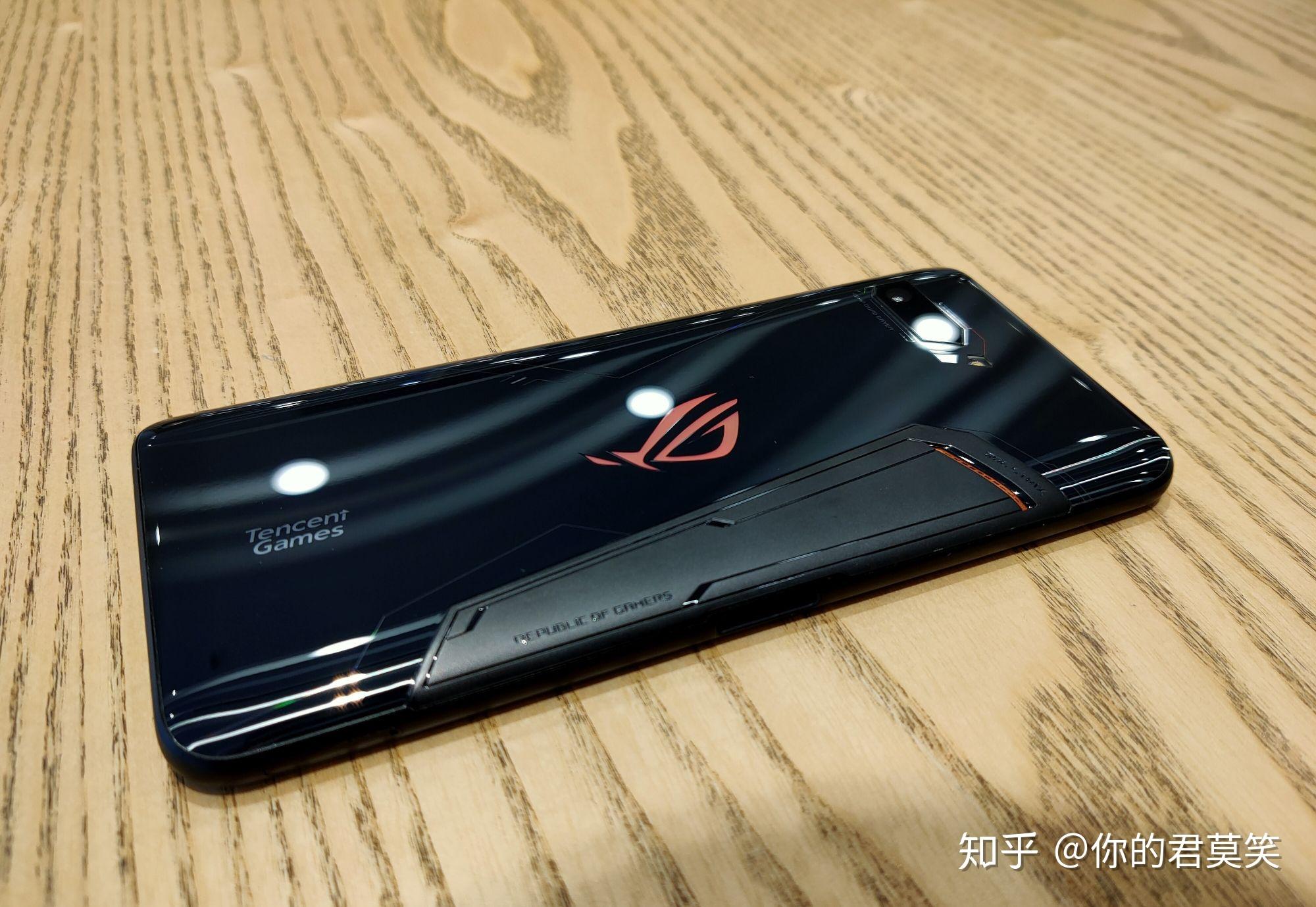 华硕游戏手机 ROG 2 真实上手体验如何？ - 知乎