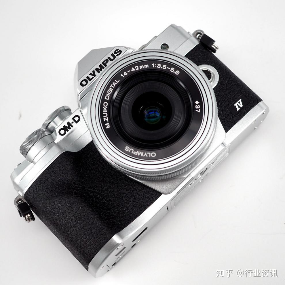 新手入门微单的高性价比之选：奥林巴斯EM10四代双镜头套装