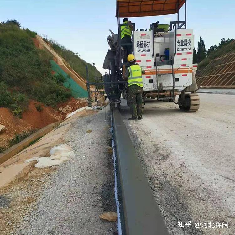 路肩石滑模机施工 知乎 1361