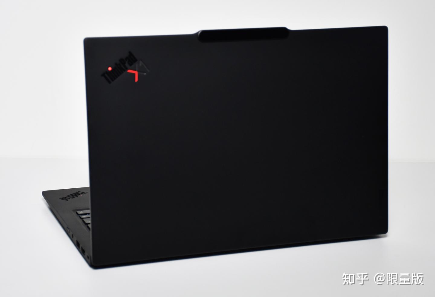 ThinkPad X1 Carbon 2024测评：见证全新一代商务精英笔记本领军者